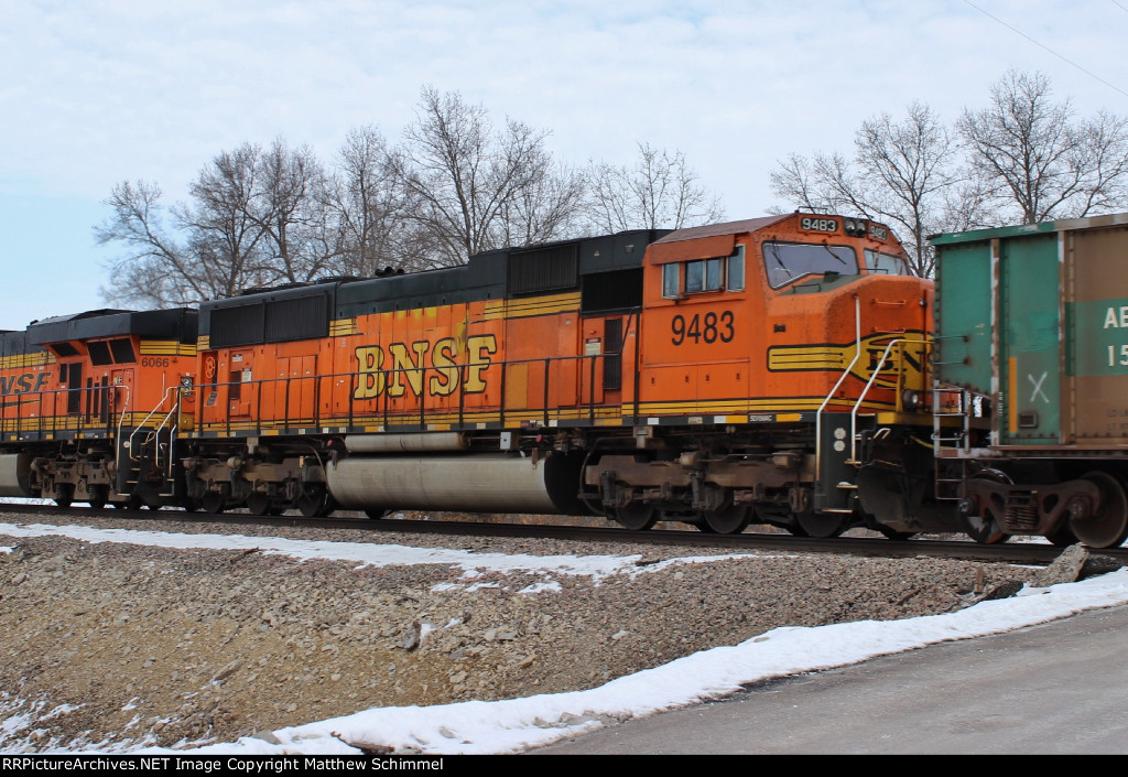 BNSF 9483